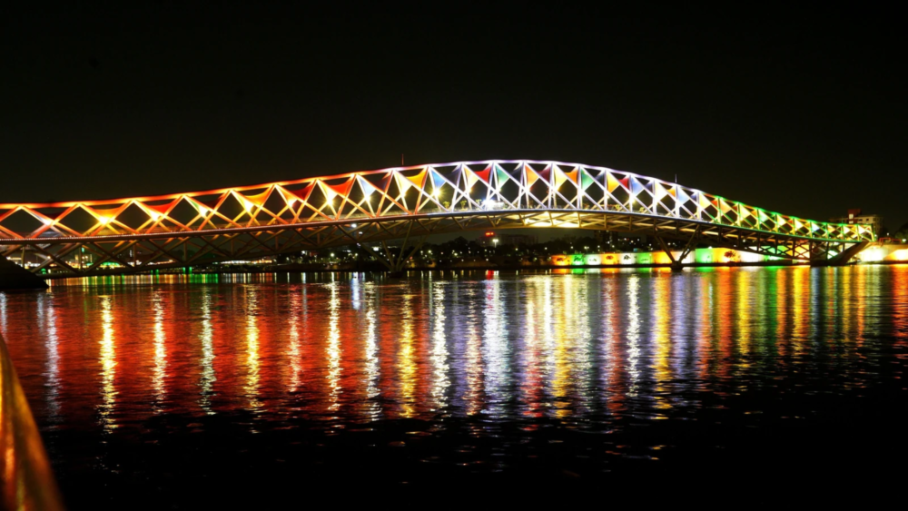 Discover the Latest Attraction on the Sabarmati Riverfront: Atal Bridge