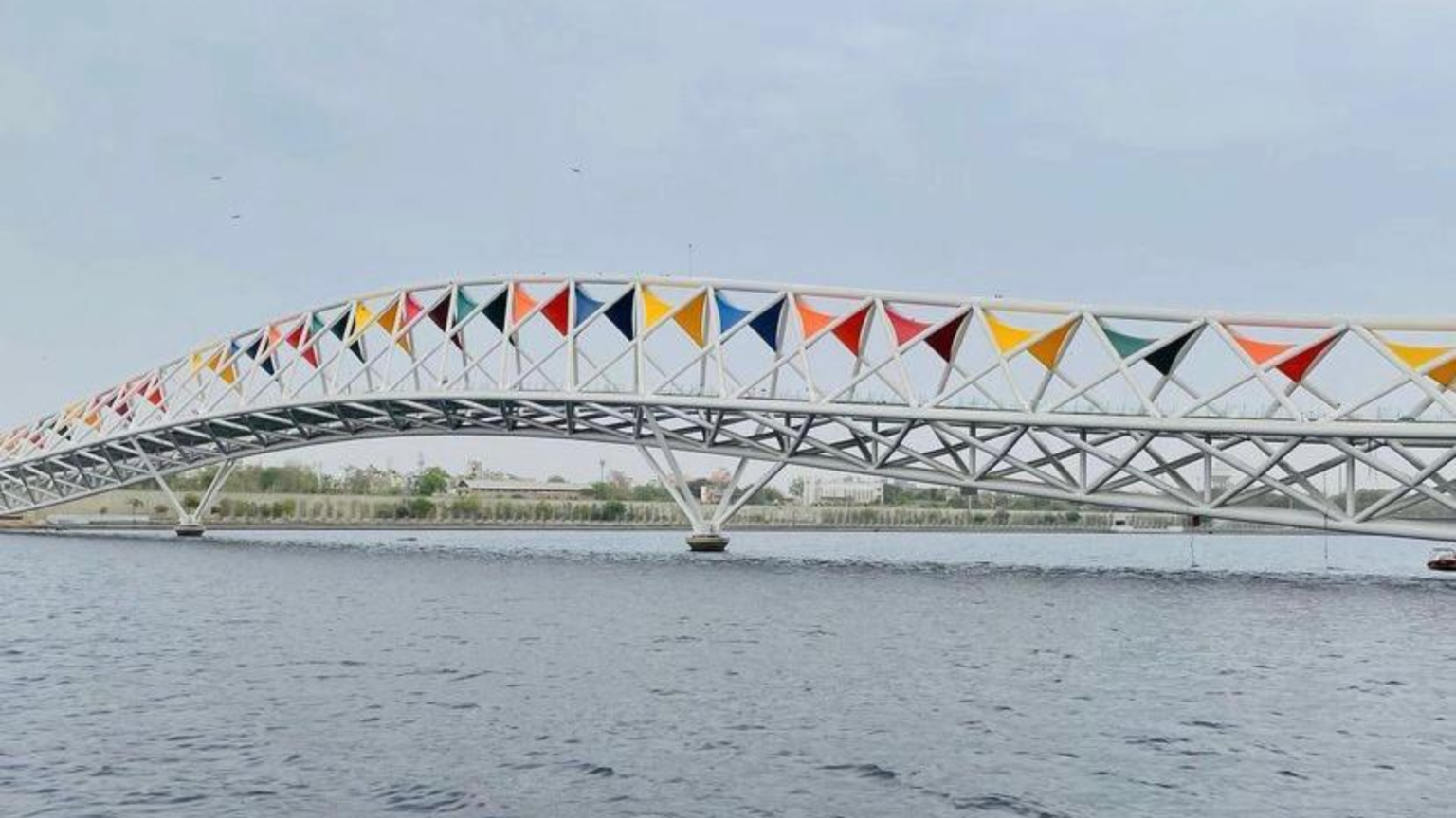 Discover the Latest Attraction on the Sabarmati Riverfront: Atal Bridge