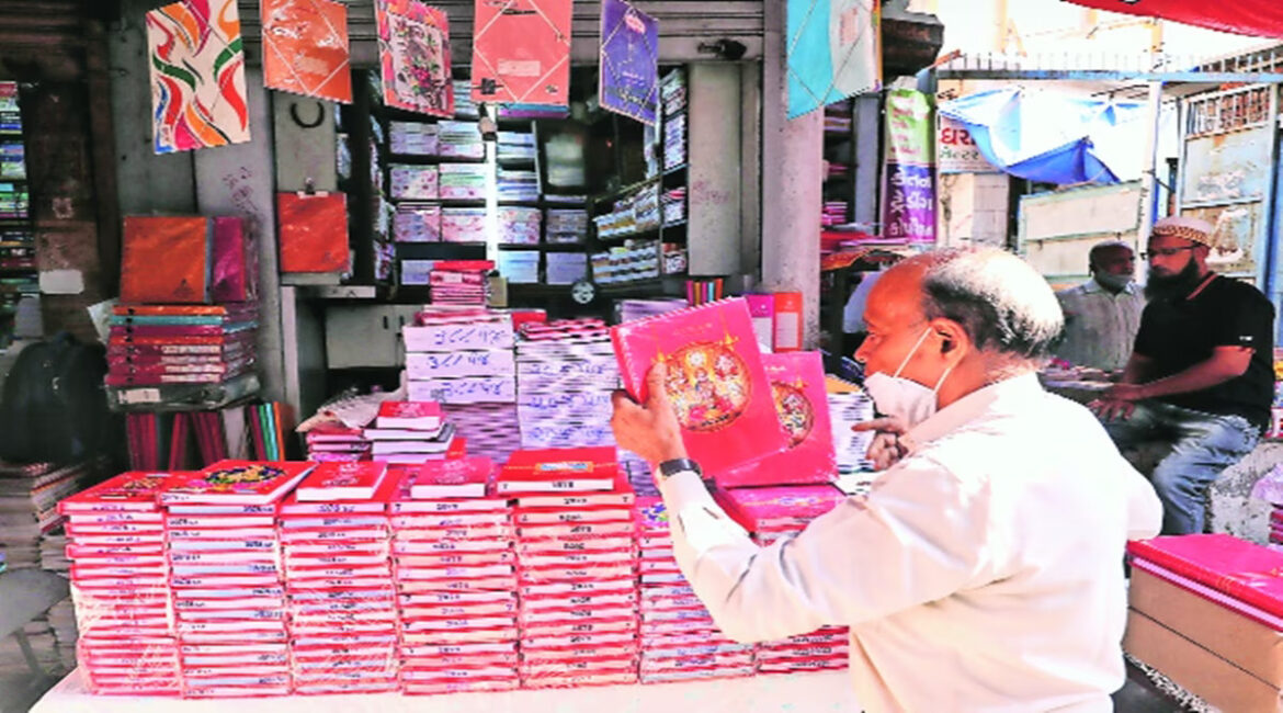 Chopda Pujan: Date, Time, Muhurat(Choghadiya) & Puja Guide